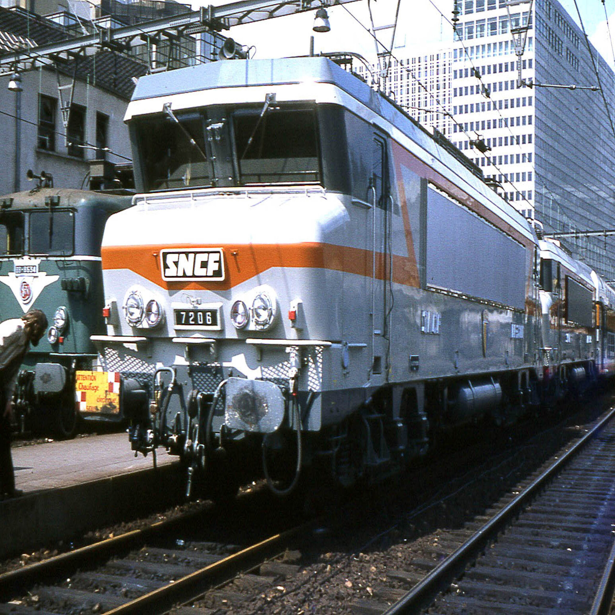 Loco-Electriques-1500v-526-BB-7206-a-Paris-Montparnasse – La Compagnie Internationale du Train